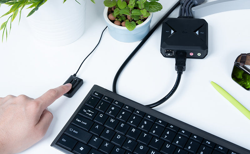 GCS52DP - IOGEAR 2-Port 4K USB DisplayPort Cable KVM Switch