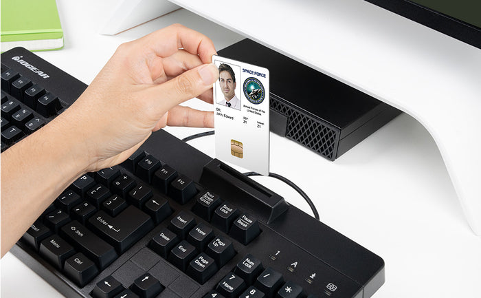 GKBSR202TAA - IOGEAR 104-Key Keyboard w/ Built-in Common Access Card Reader